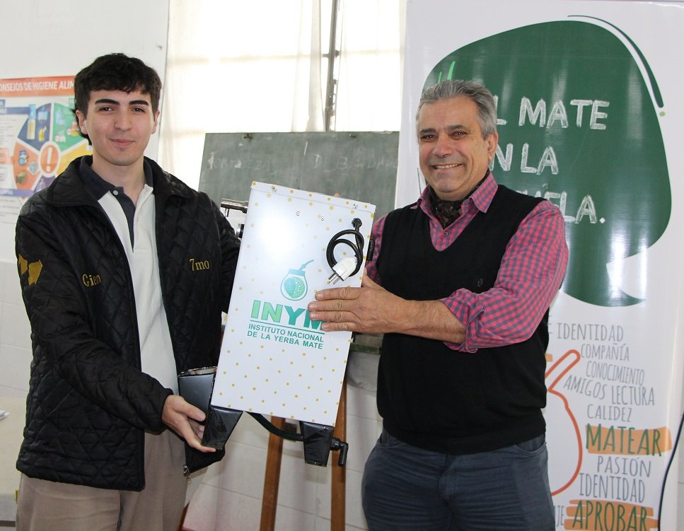 El Mate en la Escuela, junto a estudiantes de ERAGIA-UNNE, en ...