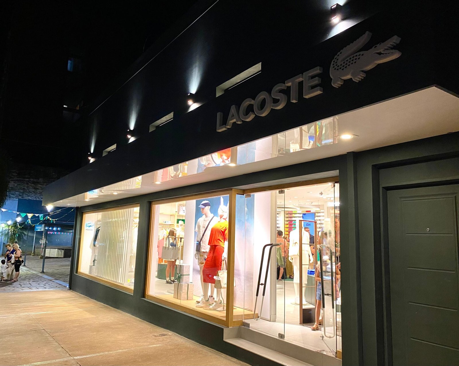 Lacoste elige Posadas: apuesta al crecimiento con un local exclusivo en ...